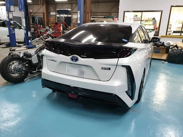 トヨタ プリウス PHV 50系 GR用リアバンパー交換 186,440円│福岡県田川郡 パーツ取付